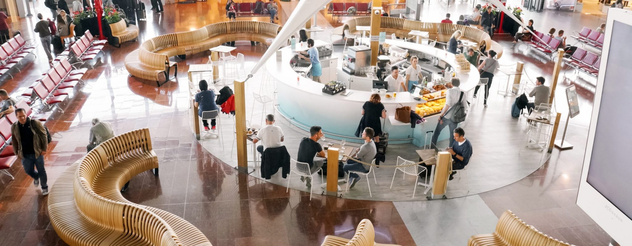 Public seating goes grand! - Green Furniture Concept